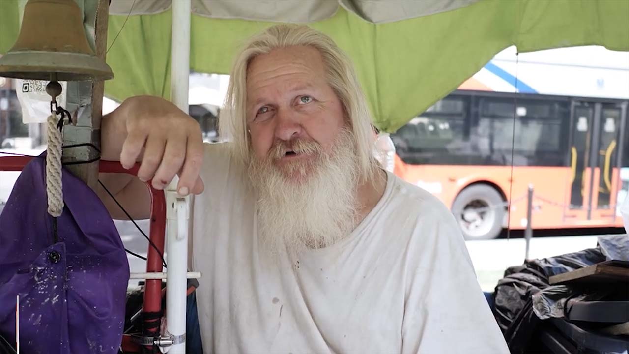 Homeless Man Perfectly Explains The Crisis Of Homelessness In The ...