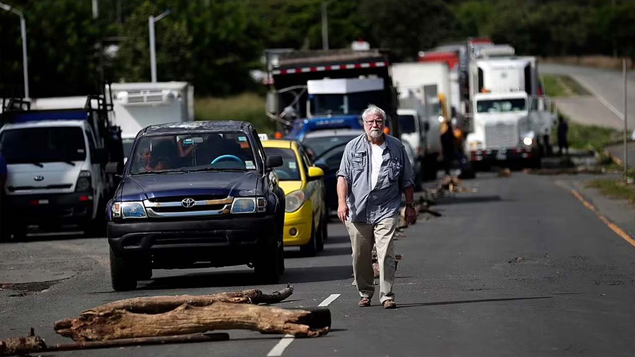 American Lawyer Shoots Two Climate Protesters In Panama On Highway ...